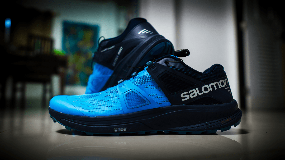 5 Best Trail Running Shoes for Wide Feet (& Runner Reviews)