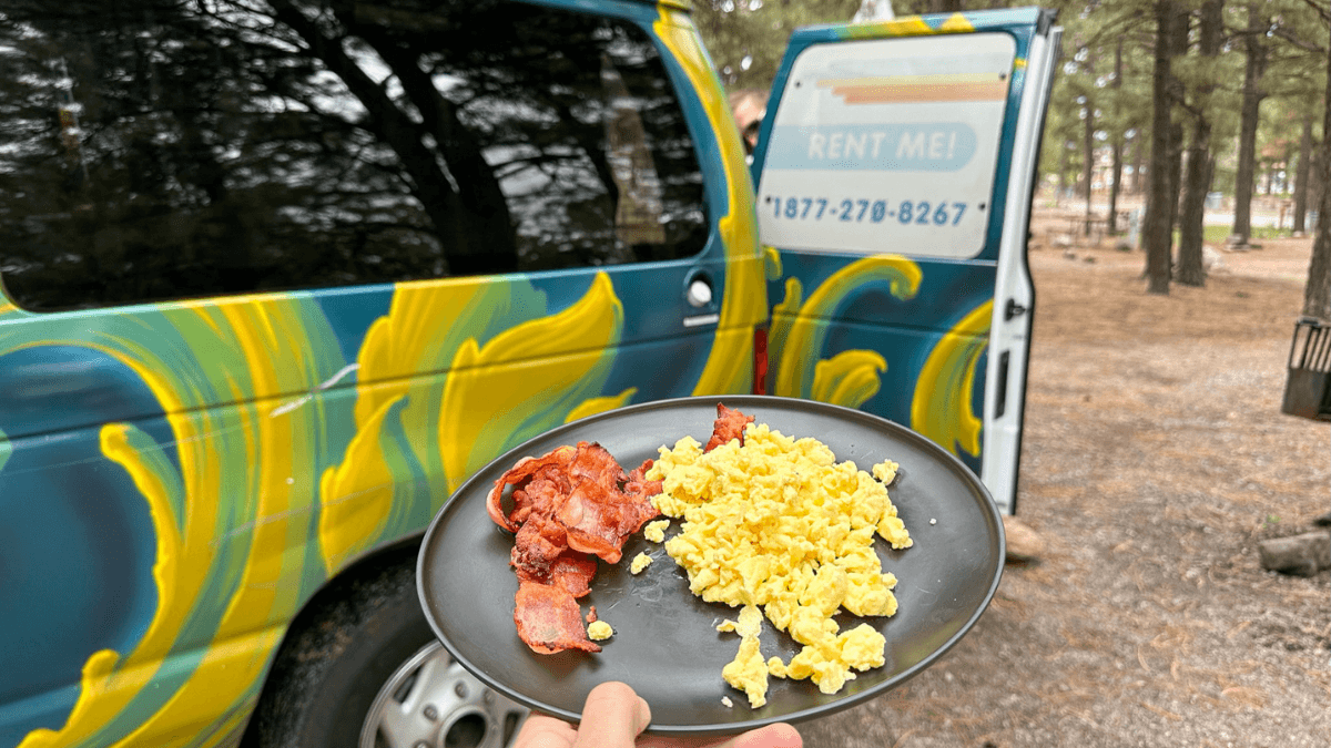 6 Travel Nutrition Tips for Eating Healthy While Traveling